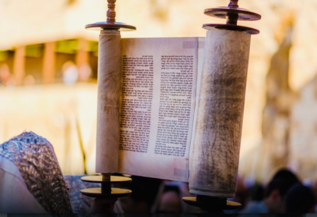 Hoy finaliza Sucot e inicia Simjá Torah. Los judíos del mundo y sus ...